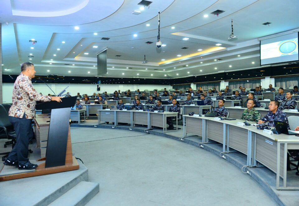 Perwira Siswa Dikreg Seskoal Angkatan Ke 74 Ikuti Kuliah Dari Laksda ...